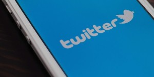 10 Smart Ways To Use A Pinned Tweet | Connected Comedy